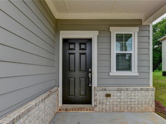 175 Grey Falcon Avenue
