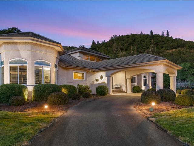 175 echo canyon ln