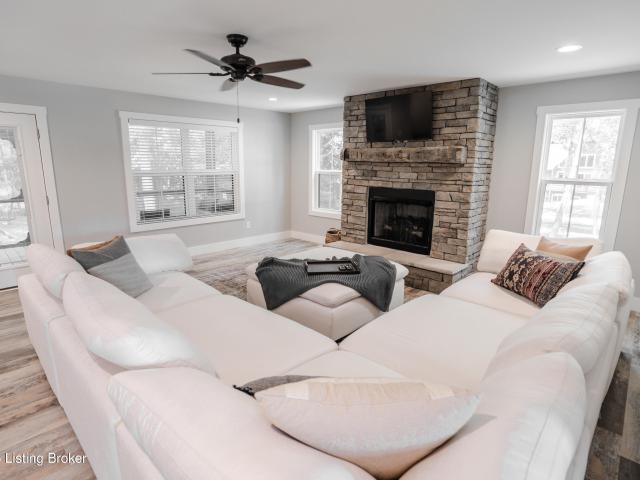 175 Falls Ln