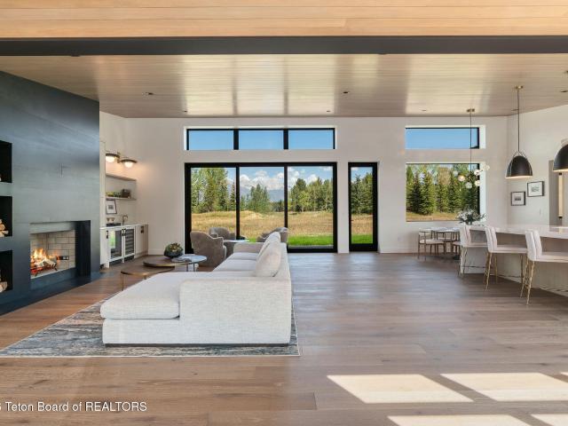 175 Huckleberry Dr, Jackson, WY 83001 | MLS #26 843