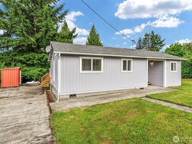 175 Jacobson Rd, Cathlamet, WA 98612