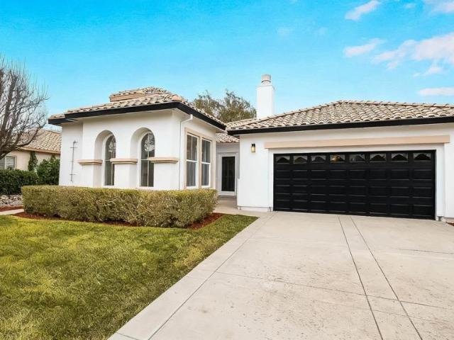 175 Oakridge Way