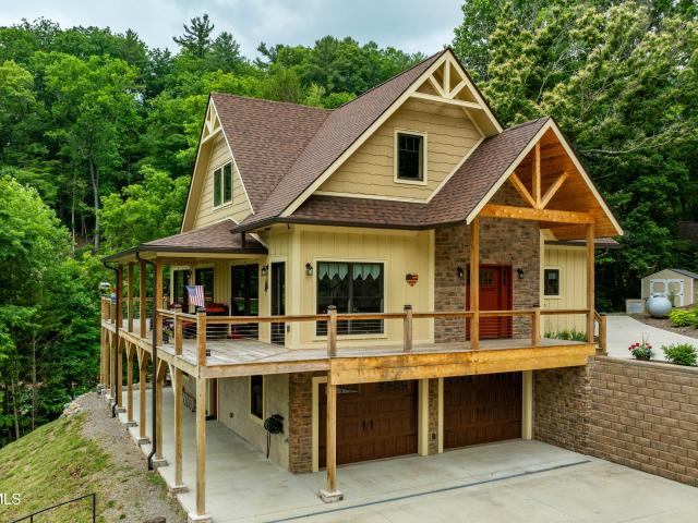 175 Lakeside Drive