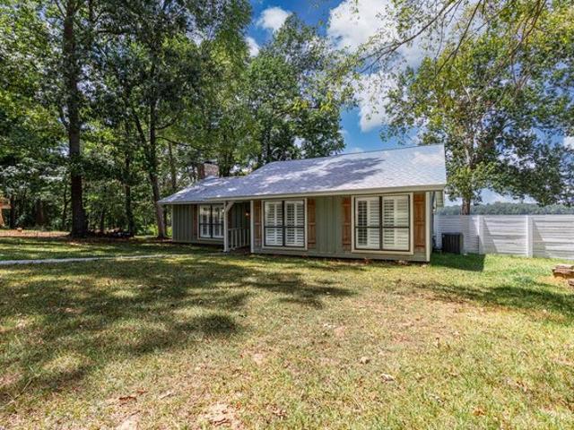 175 Lakeview Dr, Nacogdoches, TX 75964