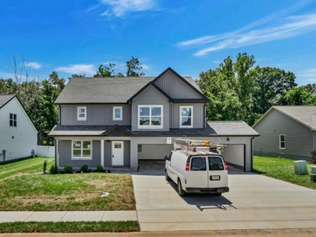 175 Leitrim Dr, Clarksville, TN 37042