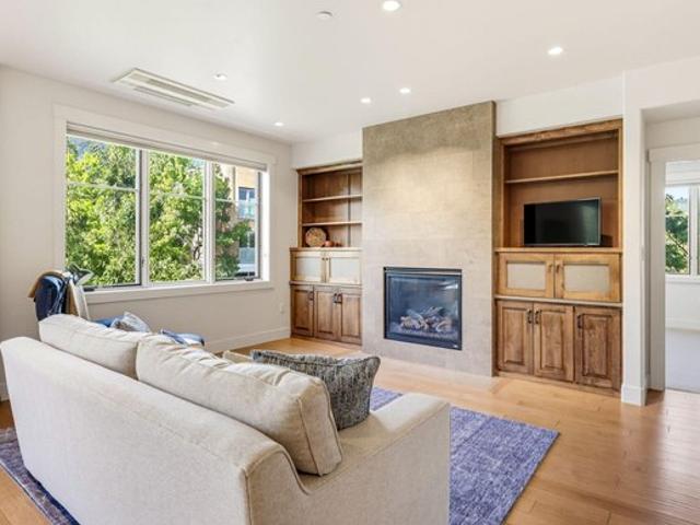 175 Lithia Way Unit 200, Ashland, OR 97520