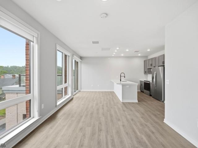 175 Morris St # 408