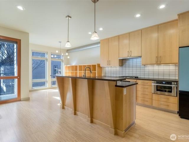 175 N 4th Ave, Walla, WA 99362