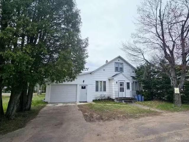 175 N Maple, Gwinn, MI 49841 640502209