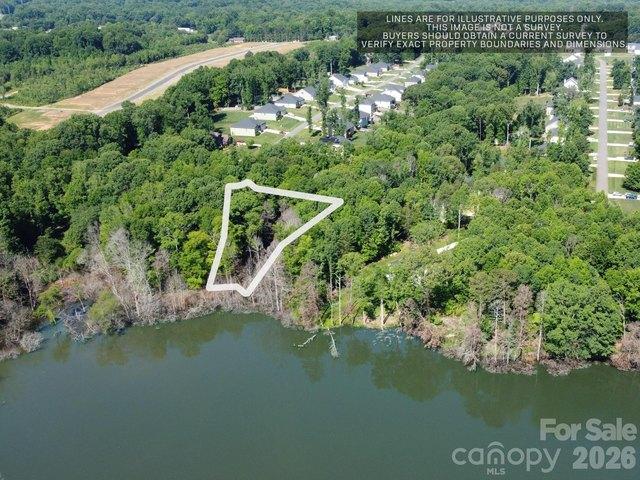 175 Northlake Dr, Statesville, NC 28677