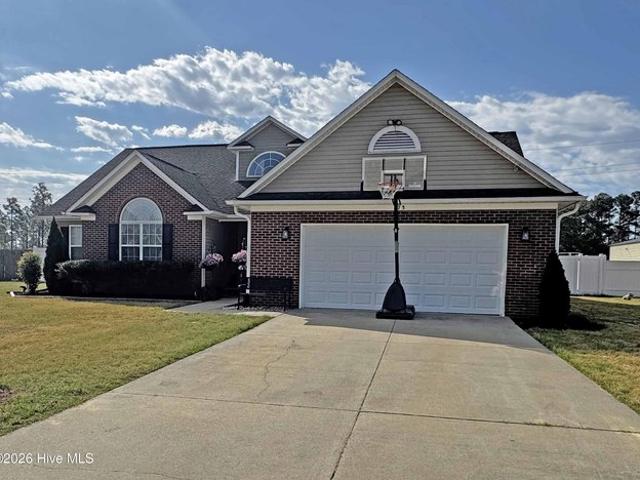175 Sandspur Ct, Raeford, NC 28376