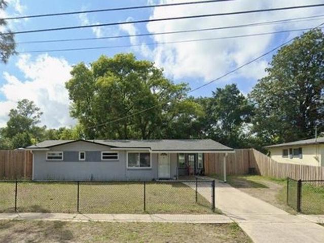 175 Parkwood Dr W, Orange Park, FL 32073