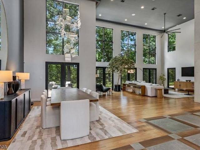 175 Roundtop Rd, Bernardsville, NJ 07924