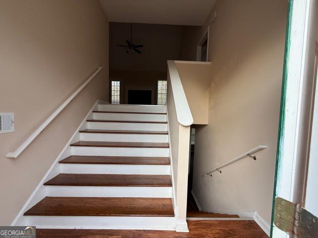 175 River North Court