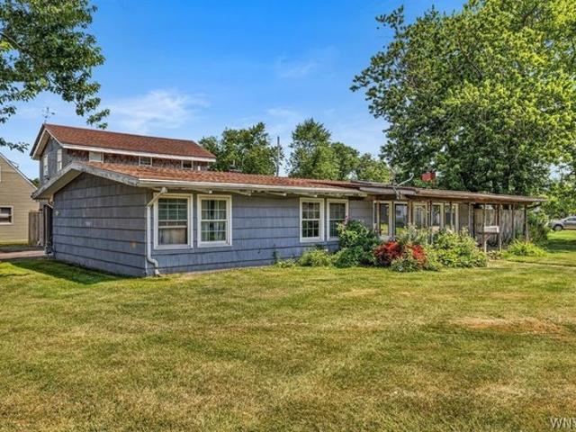 175 Riverdale Dr, Grand Island, NY 14072