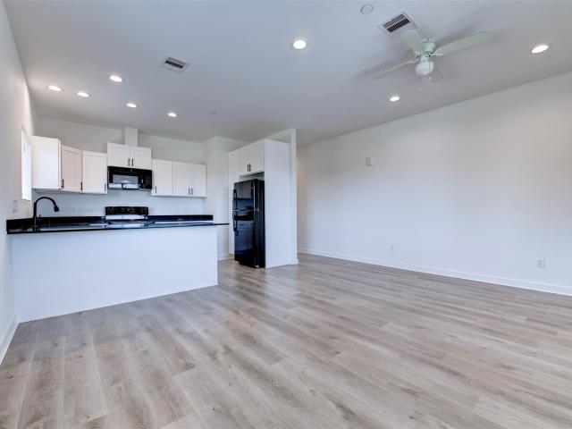 175 W 6th Street C