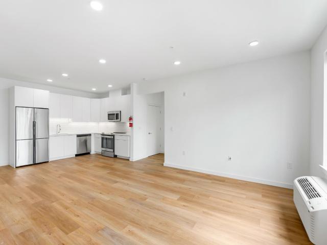 175 West 7Th St # 512
