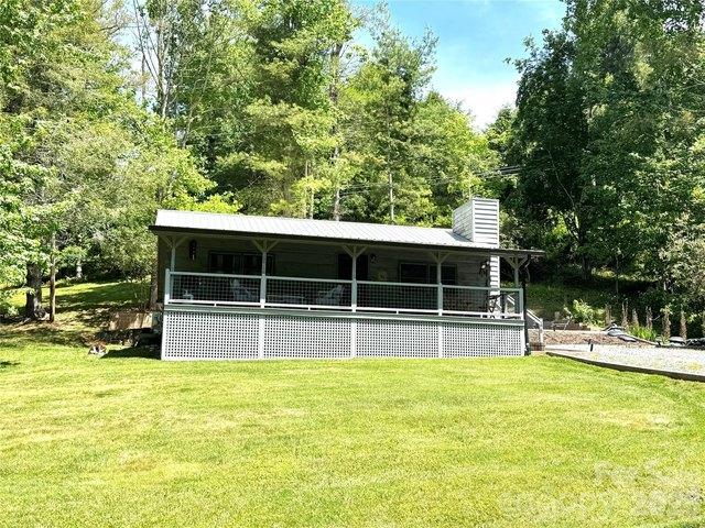 175 Village Ln, Mars Hill, NC 28754