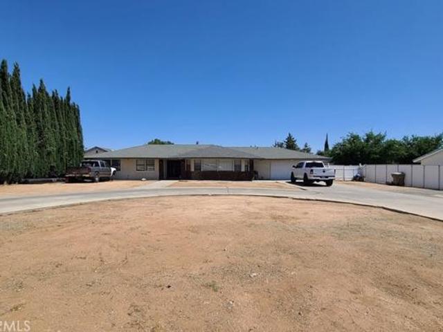 17640 Walnut St, Hesperia, CA 92345