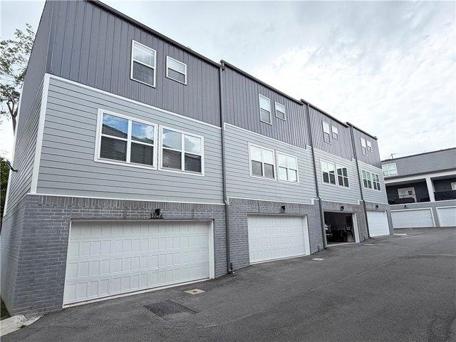 1764 1 S Razorback Rd Unit 1764 1, Fayetteville, AR 72701