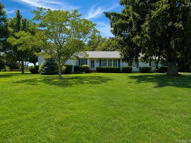 1765 Delmar Dr, Laurel, NY 11948