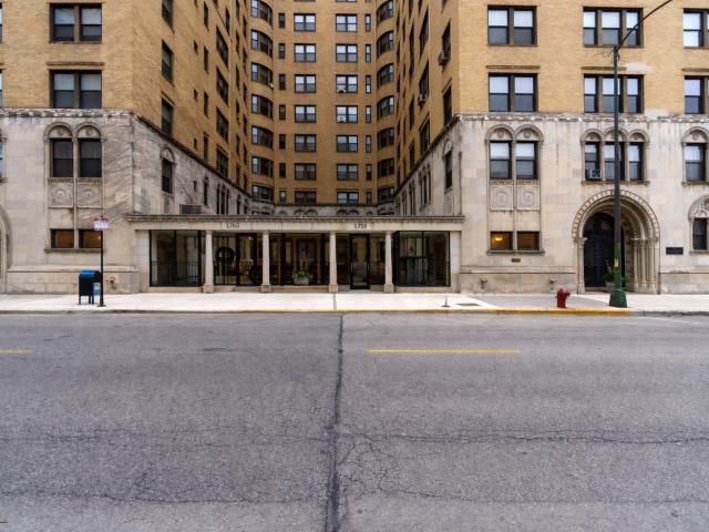 1765 E 55th St, Unit E1, Chicago, IL 60637 | MLS #12539 | Compass