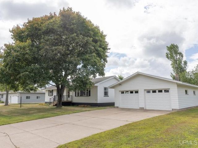 1765 Ellsworth St, Ishpeming, MI 49849