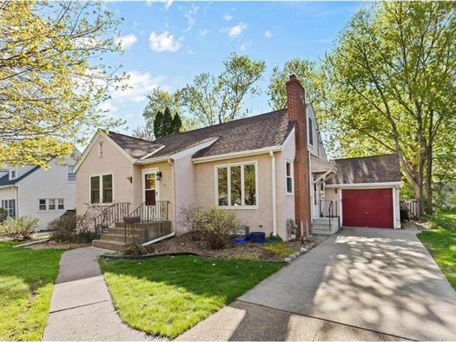 1765 Pascal St, Falcon Heights, MN 55113