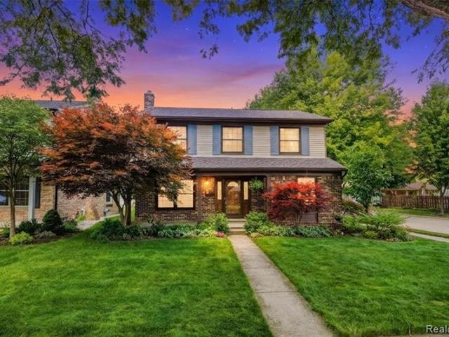 1765 Robindale Ave, Dearborn, MI 48128