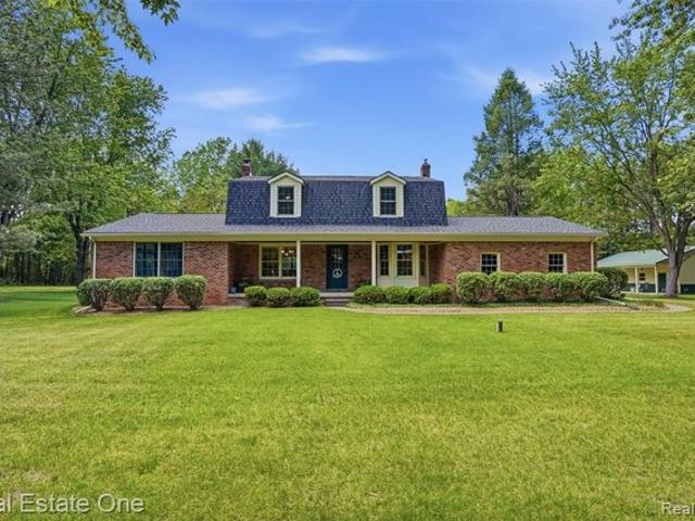 1765 Rowe Rd, Highland, MI 48380
