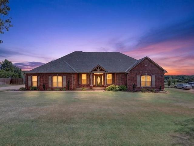 1765 Twin Spires Trl, Guthrie, OK 73044