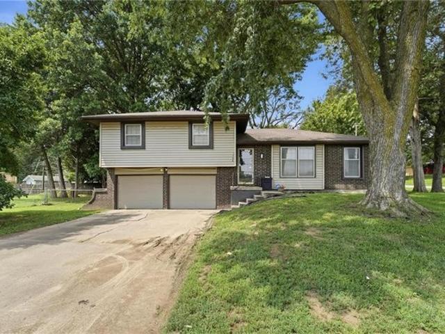 1766 N 64th Ter, Kansas City, KS 66102