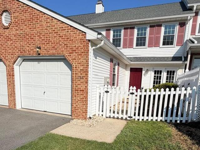 1766 Betz Farm Dr, Lancaster, PA 17603