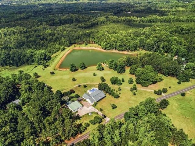 1766 Ll Revell Rd, Manchester, GA 31816