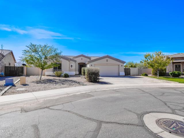 1767 E Carob Dr, Chandler, AZ 85286 | MLS #6989 | Compass