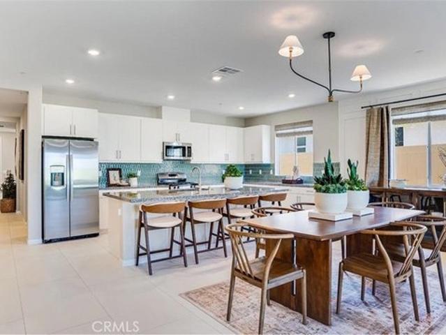17684 Bassets St, Hesperia, CA 92345