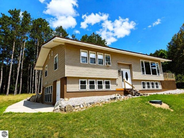 17685 Meceola Rd, Hersey, MI 49639