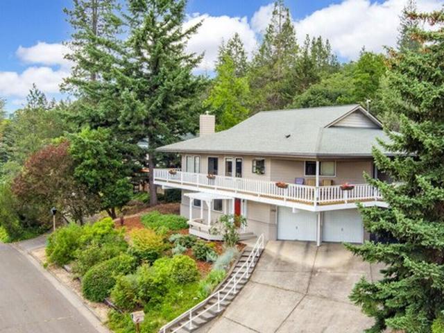 1768 Crestview Dr, Ashland, OR 97520