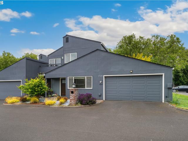 17601 nw rolling hill ln