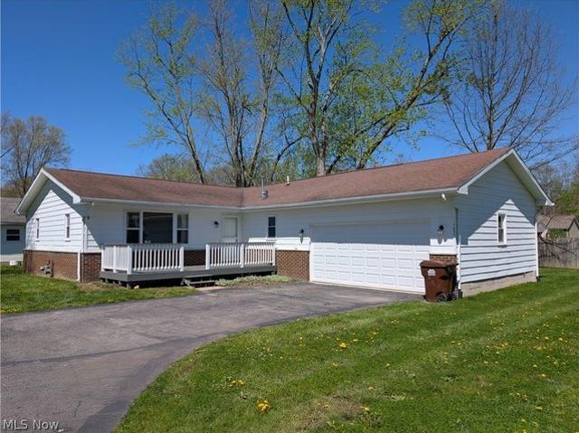 17604 Olive Ave, Lake Milton, OH 44429