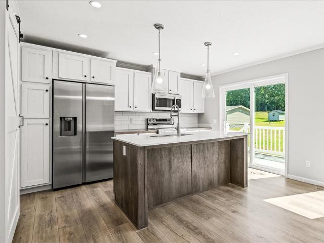 1760 Anna Maria Lane