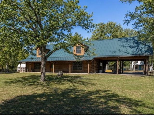 1760 County Road 215, Weimar, TX 78962