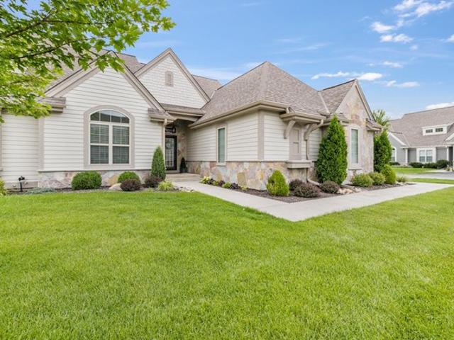 1760 Derby Ln, Oconomowoc, WI 53066