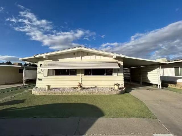 1760 Santiago Way Houses in Hemet, CA