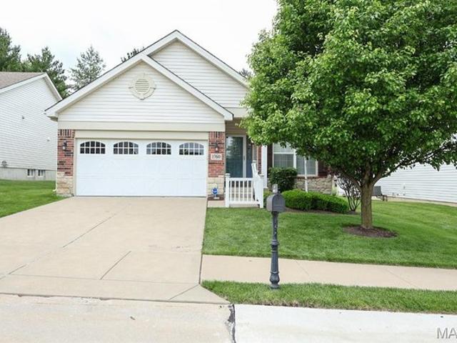 1760 Waterfall Dr, Saint Charles, MO 63303