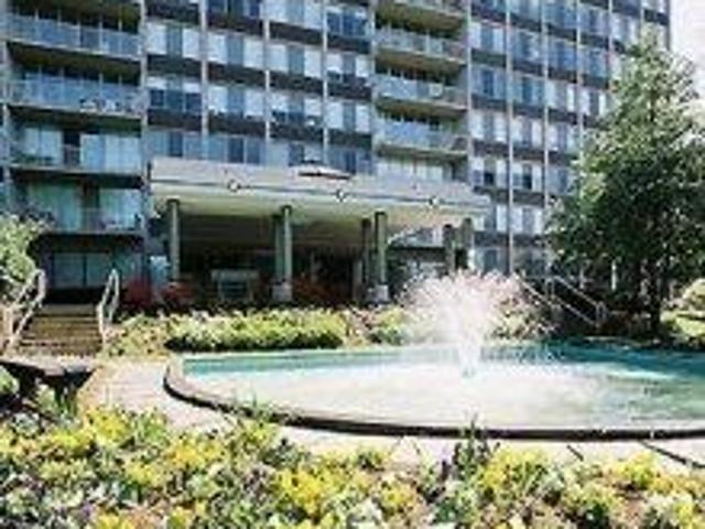 $1760 / 1br 800ft² Seeing Is Believing! Huge & Bright w/Big Open Kitchen & Comfy Balcony