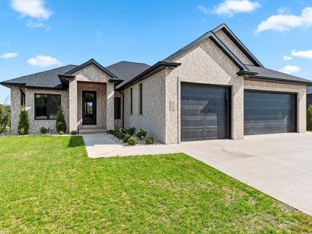 1761 Bobby Jones Dr, De Pere, WI 54115