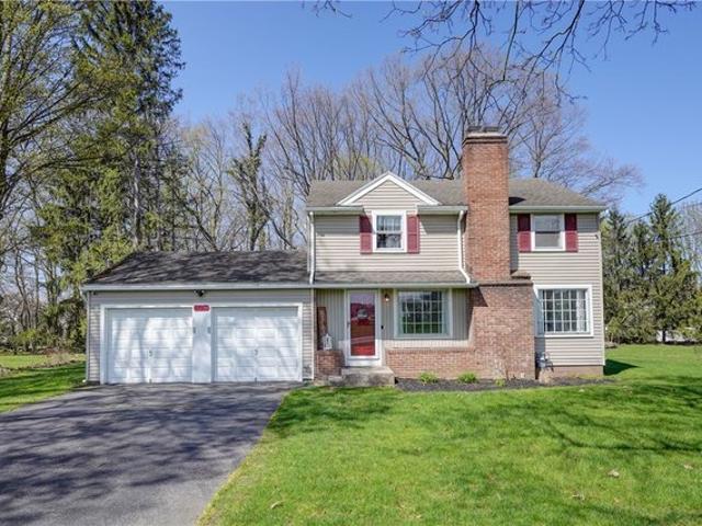 1761 Five Mile Line Rd, Penfield, NY 14526