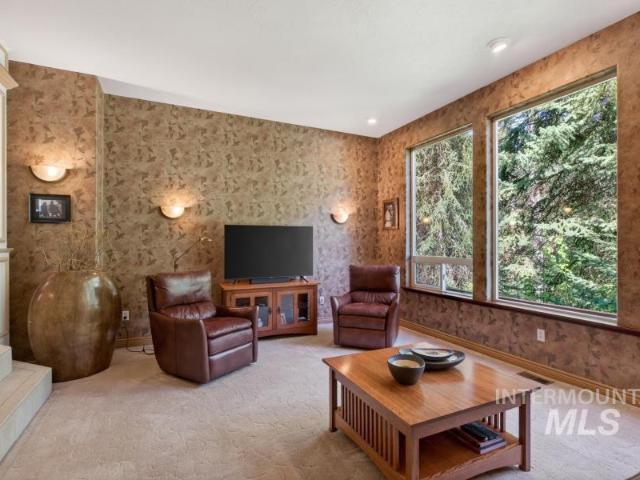 1761 Little Bear Ridge
