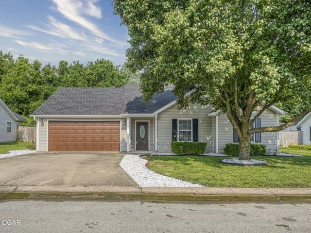 1761 Webbwood Dr, Webb City, MO 64870